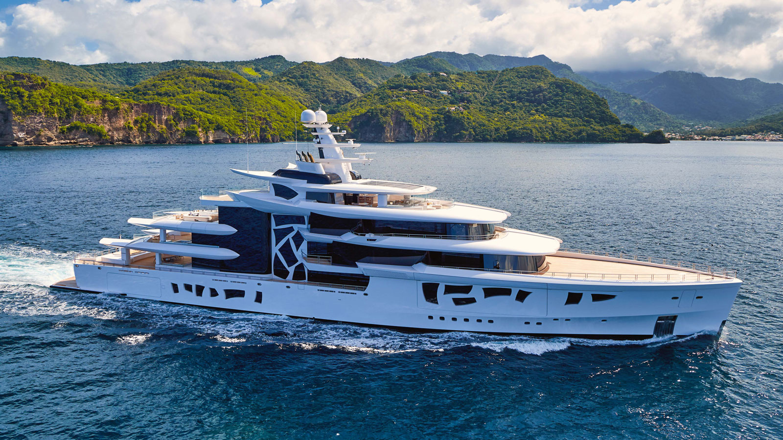 Top 10 Most Beautiful Yachts in the World (2025 Edition)